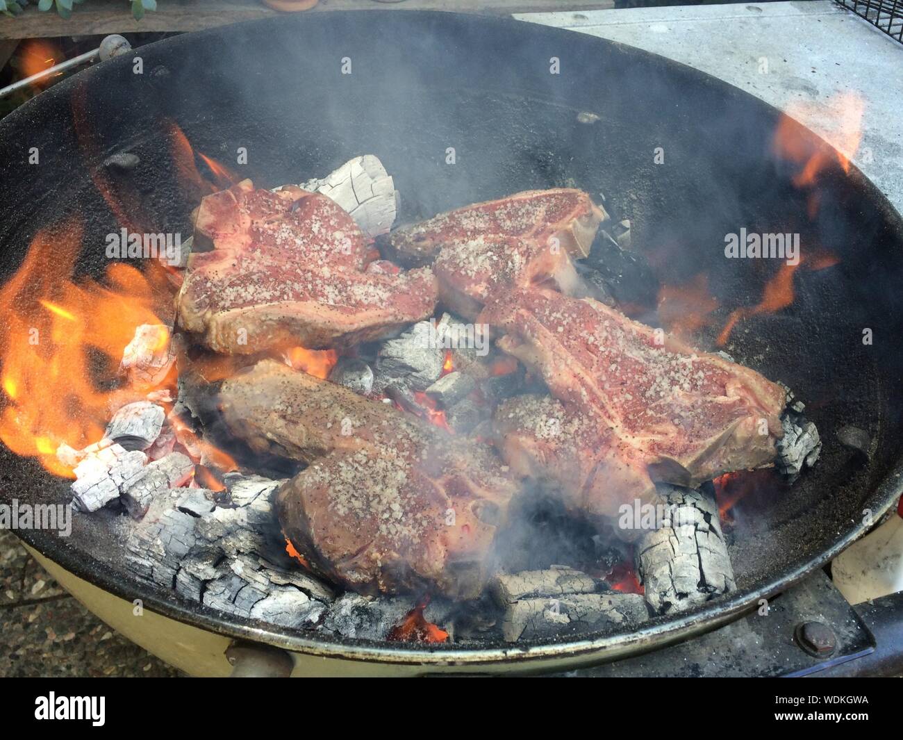 Fire Pit Cooking High Resolution Stock Photography and Images - Alamy