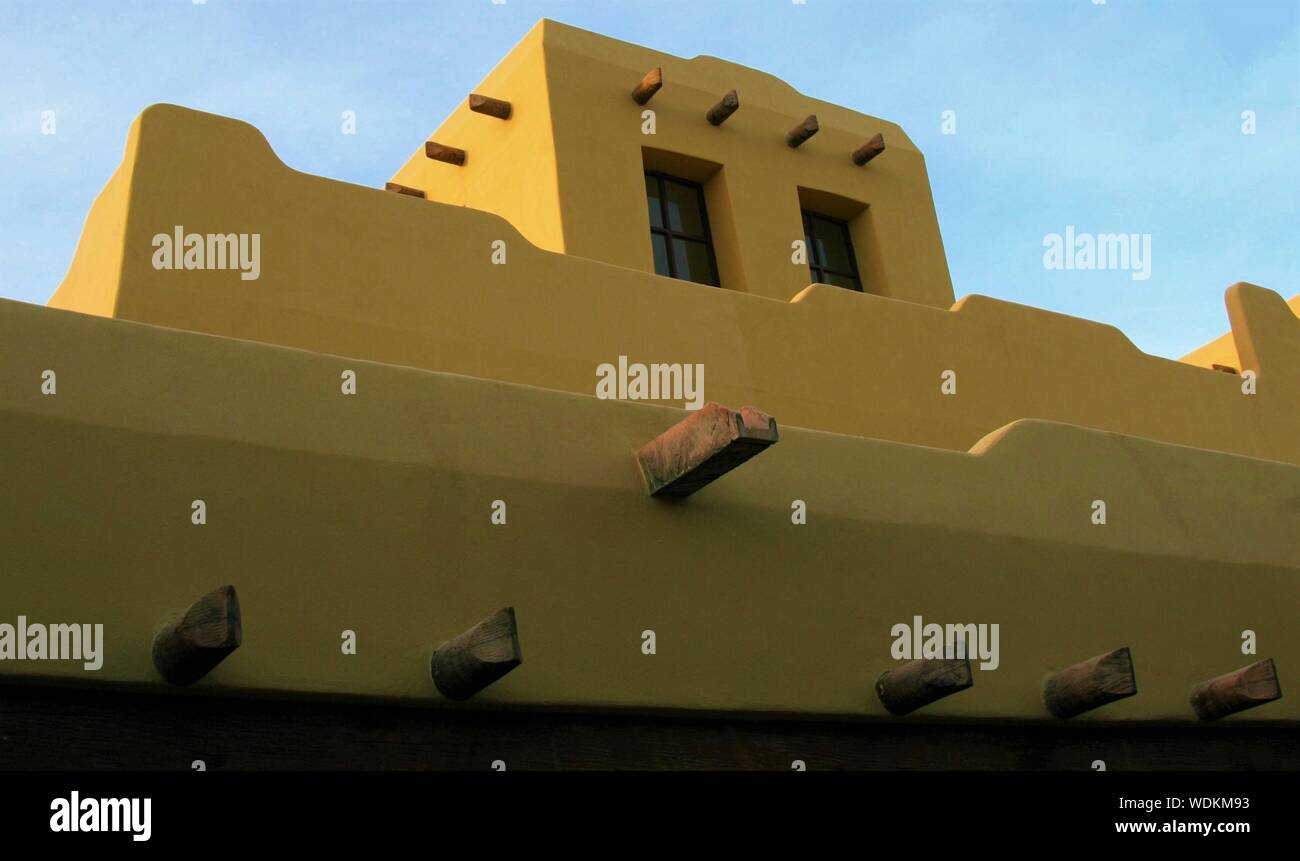 Yellow adobe roof hi-res stock photography and images - Alamy