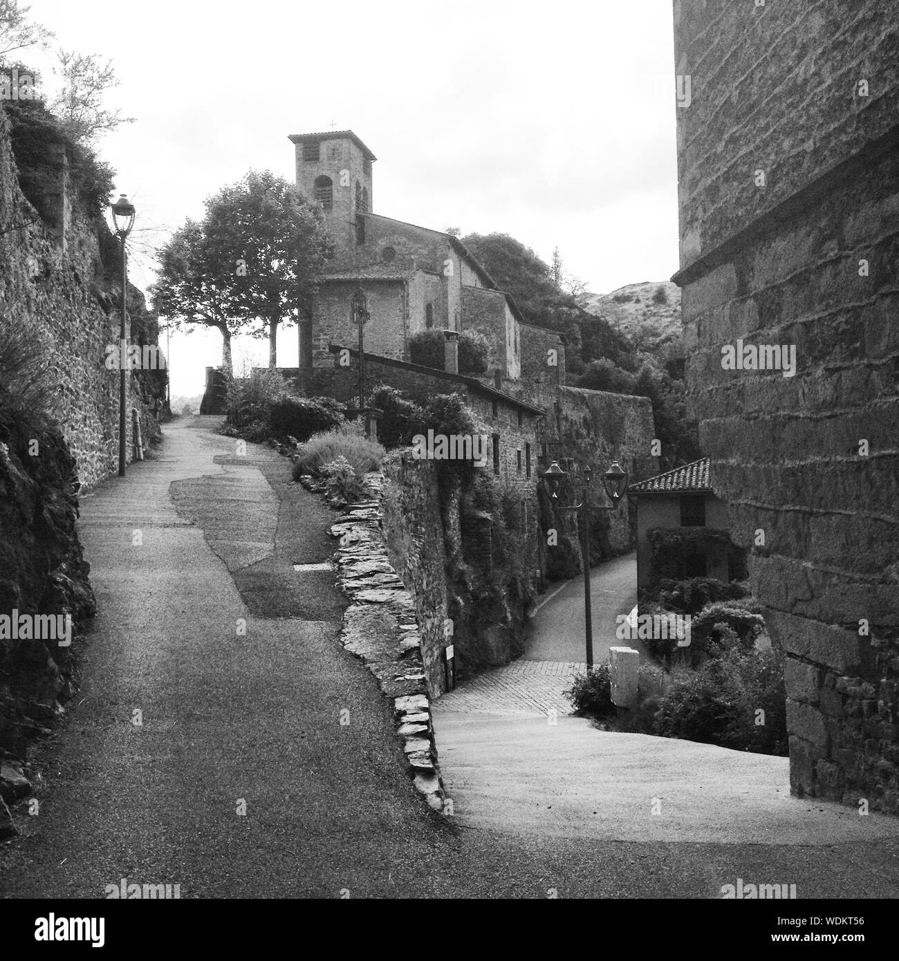Old pathway hi-res stock photography and images - Alamy