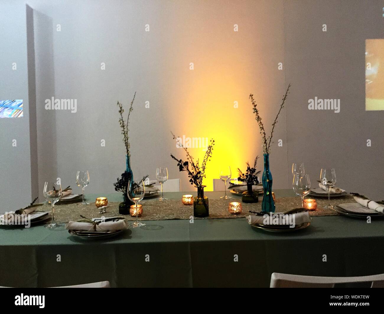 People fine dining hi-res stock photography and images - Alamy