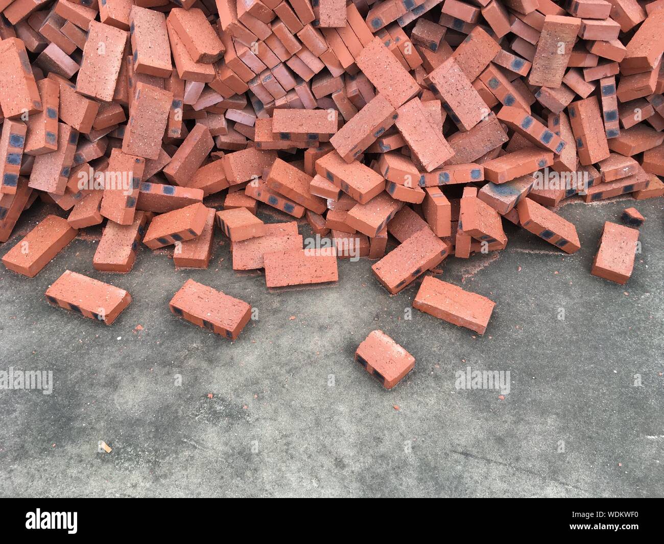 Bricks pathway hi-res stock photography and images - Alamy