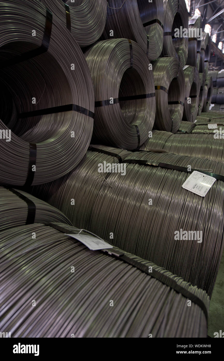 Tied Up Wires High Resolution Stock Photography and Images - Alamy