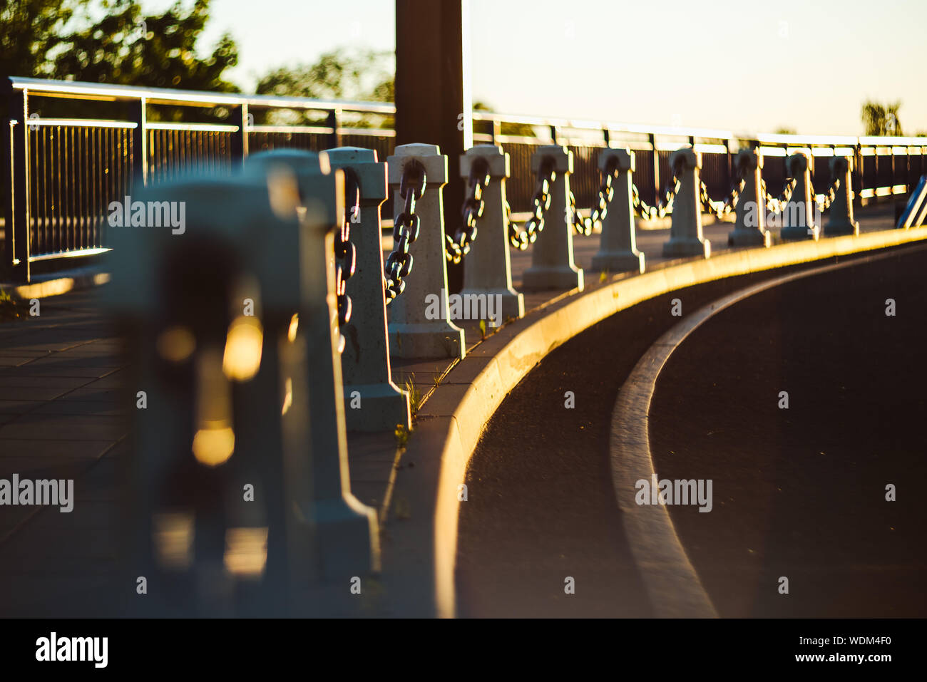 Bollards chain hi-res stock photography and images - Alamy