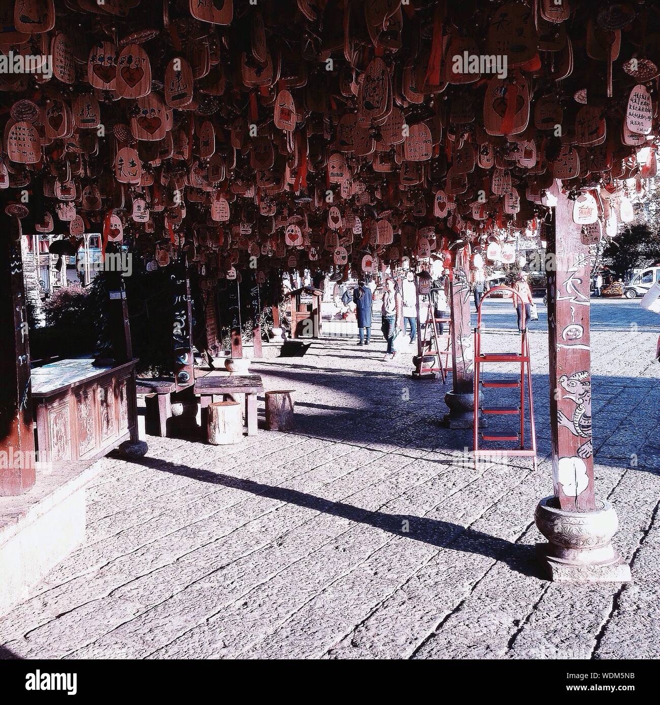 Hanging pathway hi-res stock photography and images - Alamy