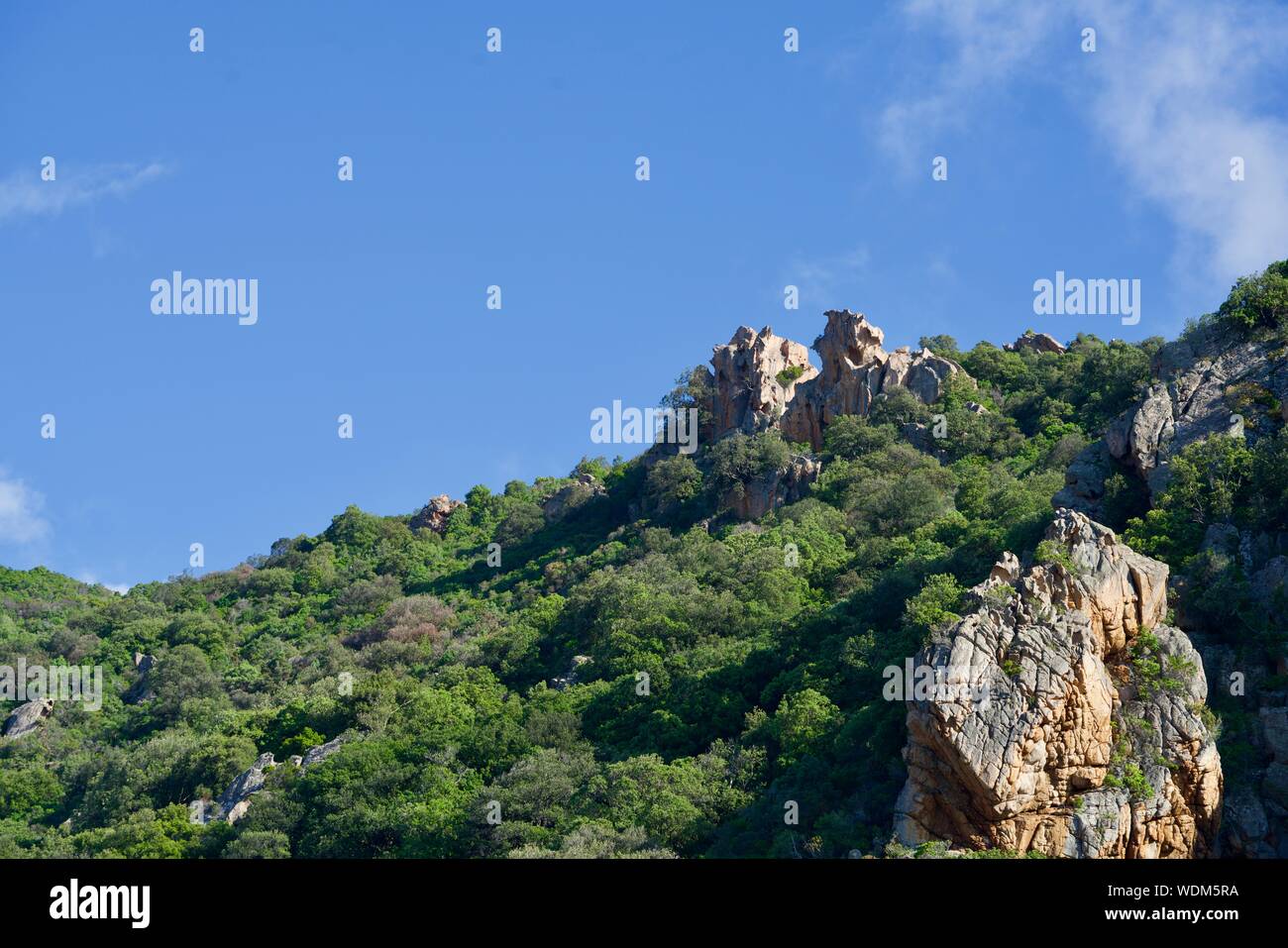 Rough rocks hi-res stock photography and images - Alamy