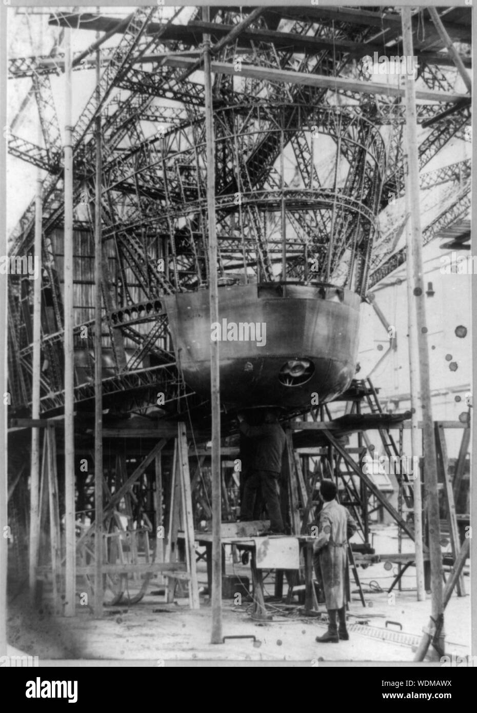 Gondola of new Zeppelin for pilot & passengers Abstract/medium: 1 ...
