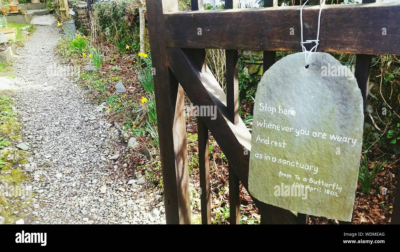 Pathway through gate hi-res stock photography and images - Alamy