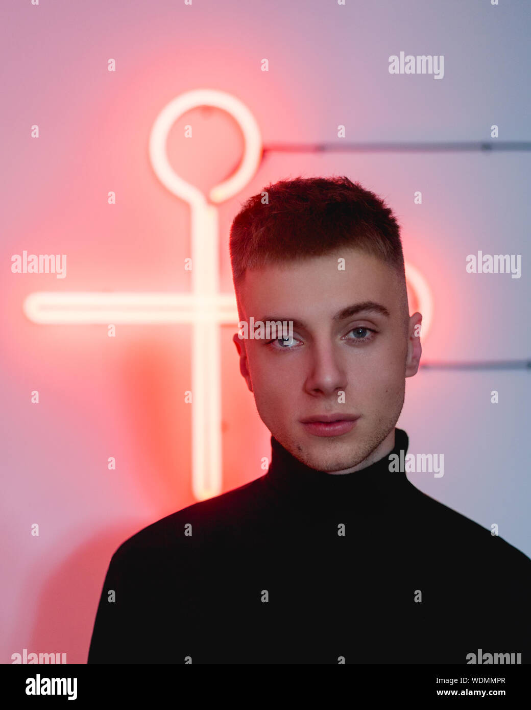 Neon light portrait hi-res stock photography and images - Alamy