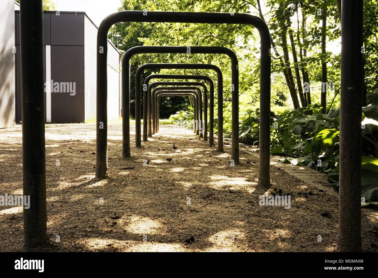 Metal row hi-res stock photography and images - Alamy