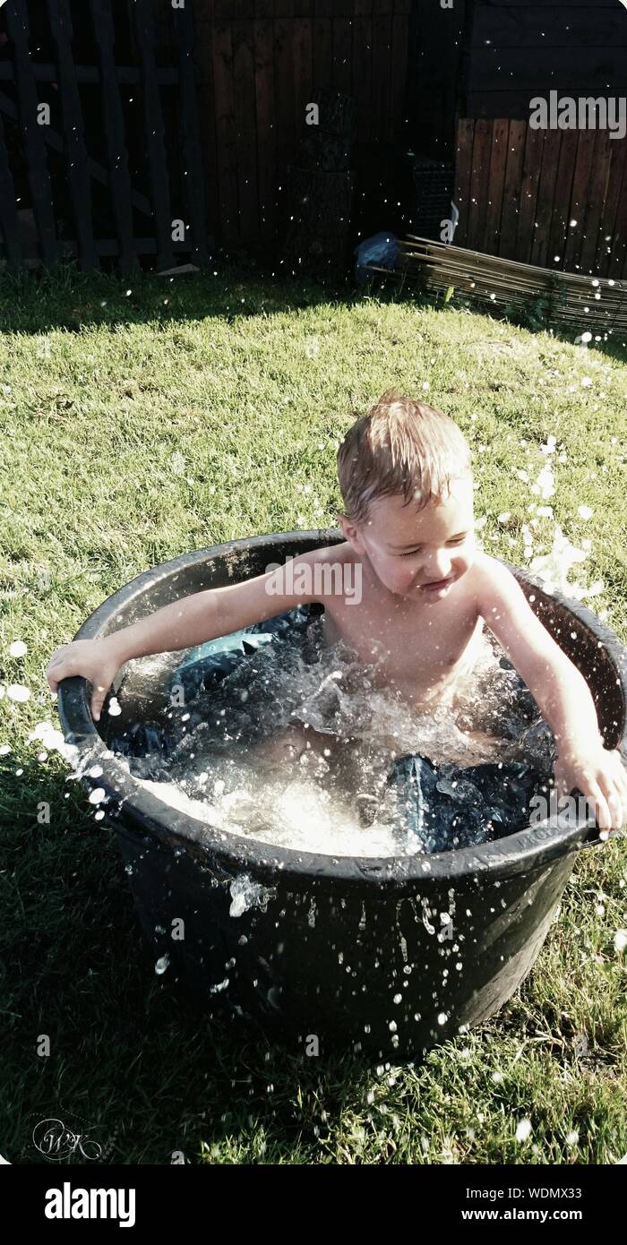 Water bathing hi-res stock photography and images - Alamy