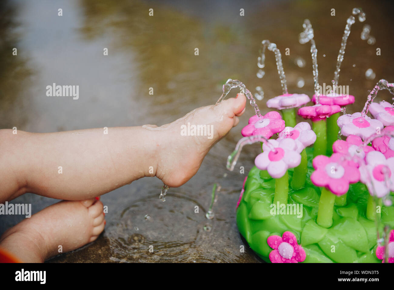 Child washing hi-res stock photography and images - Alamy