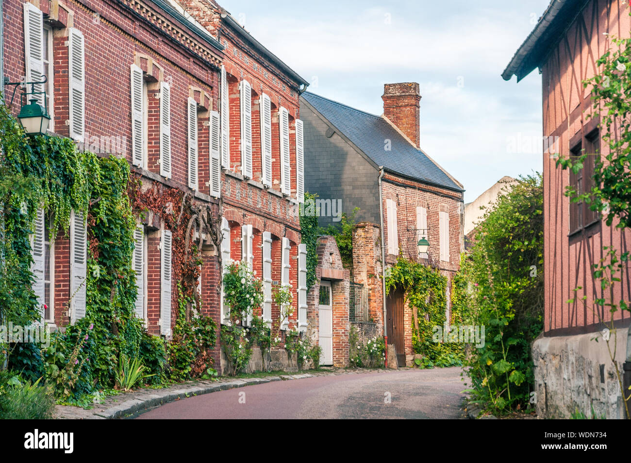 Gerberoy village hi-res stock photography and images - Alamy