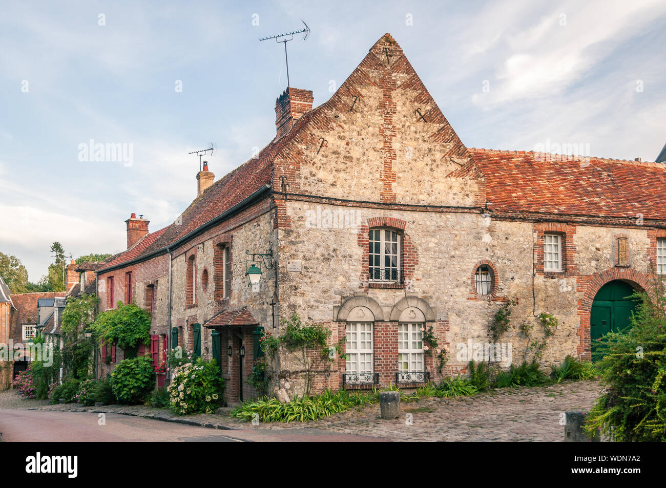 Gerberoy village hi-res stock photography and images - Alamy