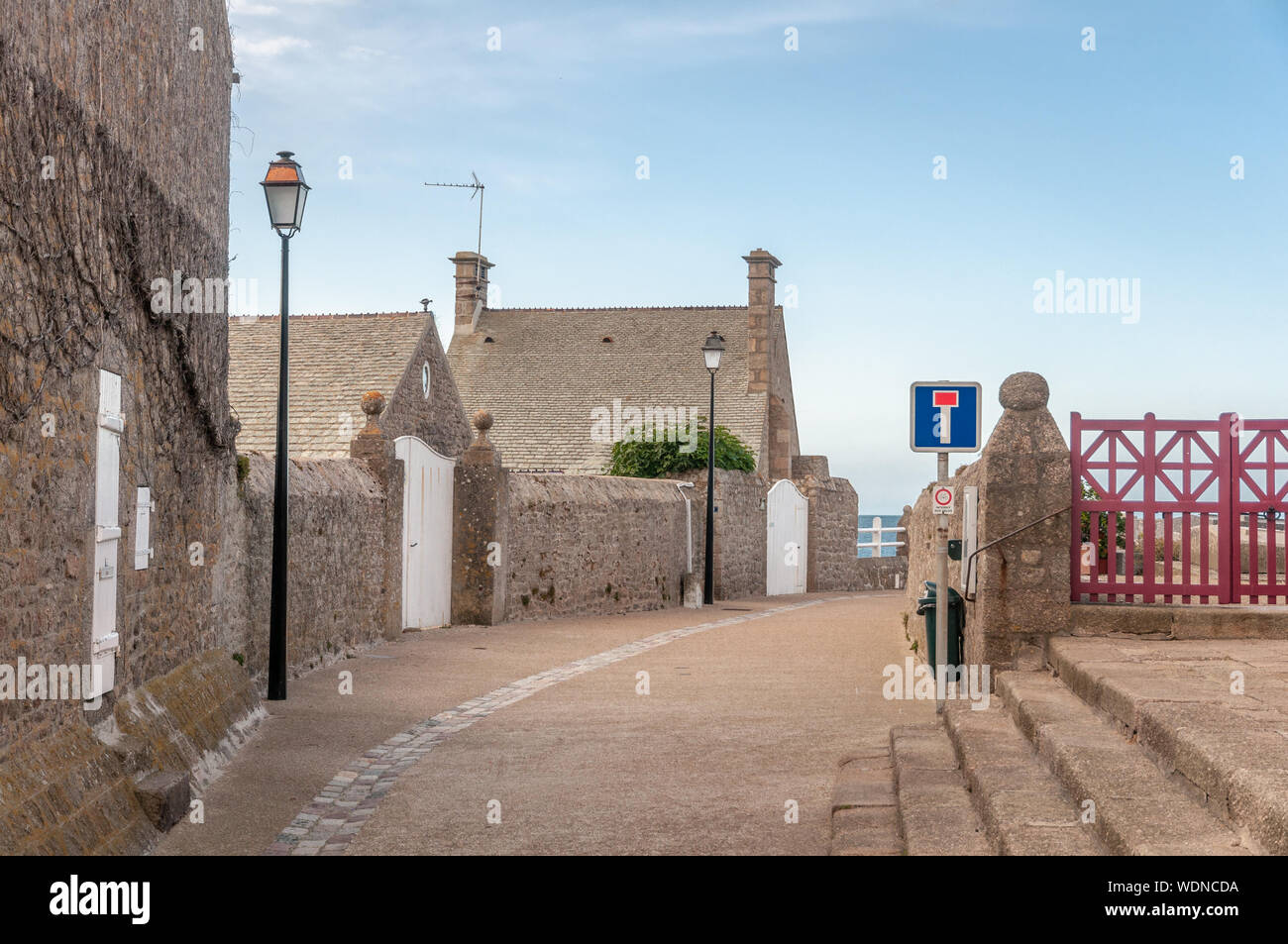 Barfleur hi-res stock photography and images - Alamy
