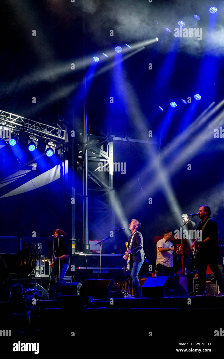 Colin james guitarist hi-res stock photography and images - Alamy