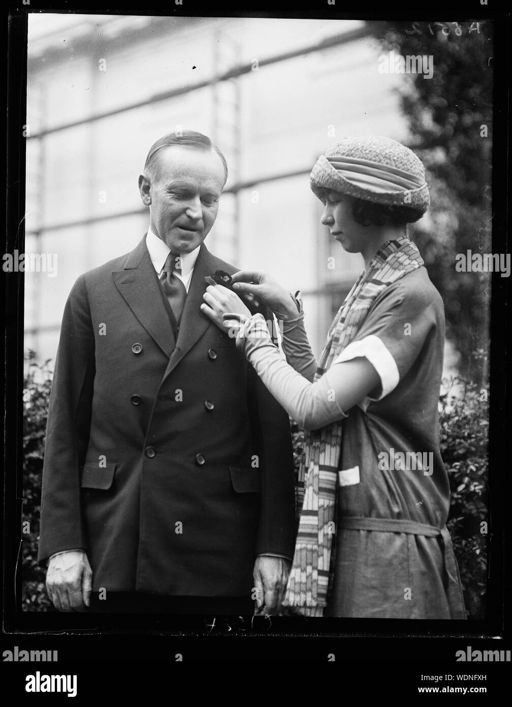 Grace Newton, daughter of Cong. Walter H. Newton of Minn., pinning ...