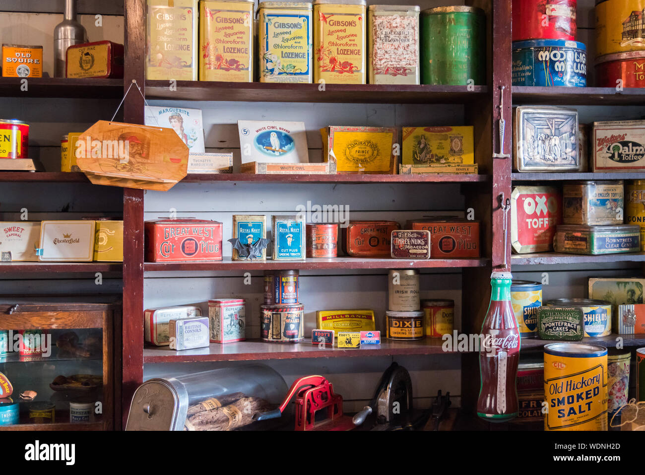 Vintage general store interior hi-res stock photography and images - Alamy
