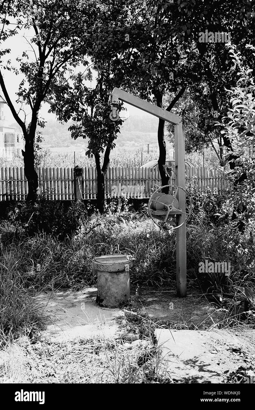 Water Well Pulley High Resolution Stock Photography and Images - Alamy