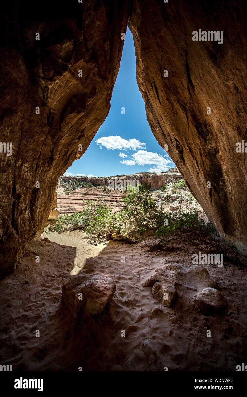 Cave desert hi-res stock photography and images - Alamy