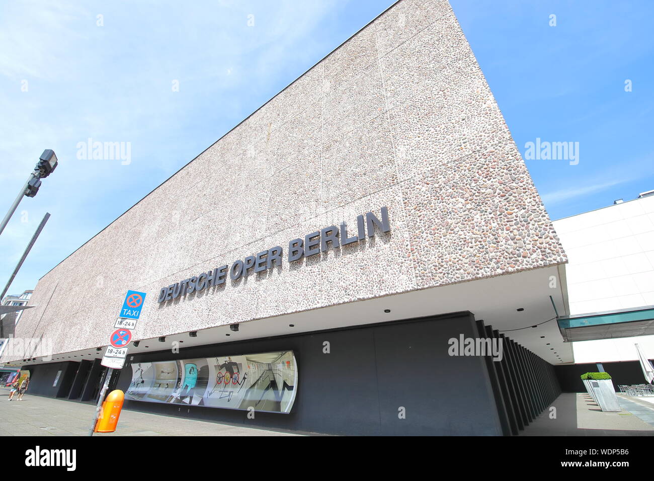 Opera berlin hi-res stock photography and images - Alamy
