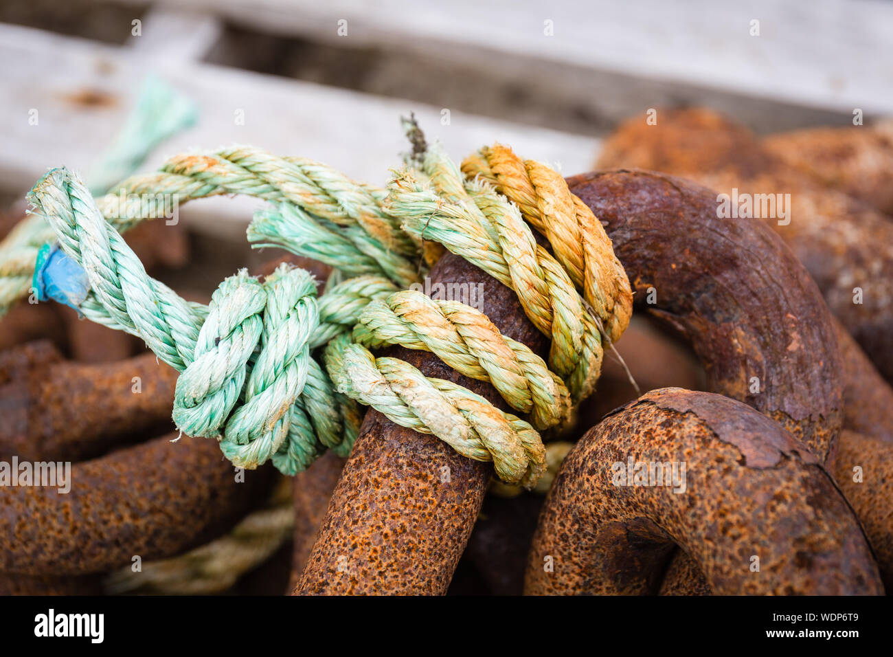 Rusty rope hi-res stock photography and images - Alamy