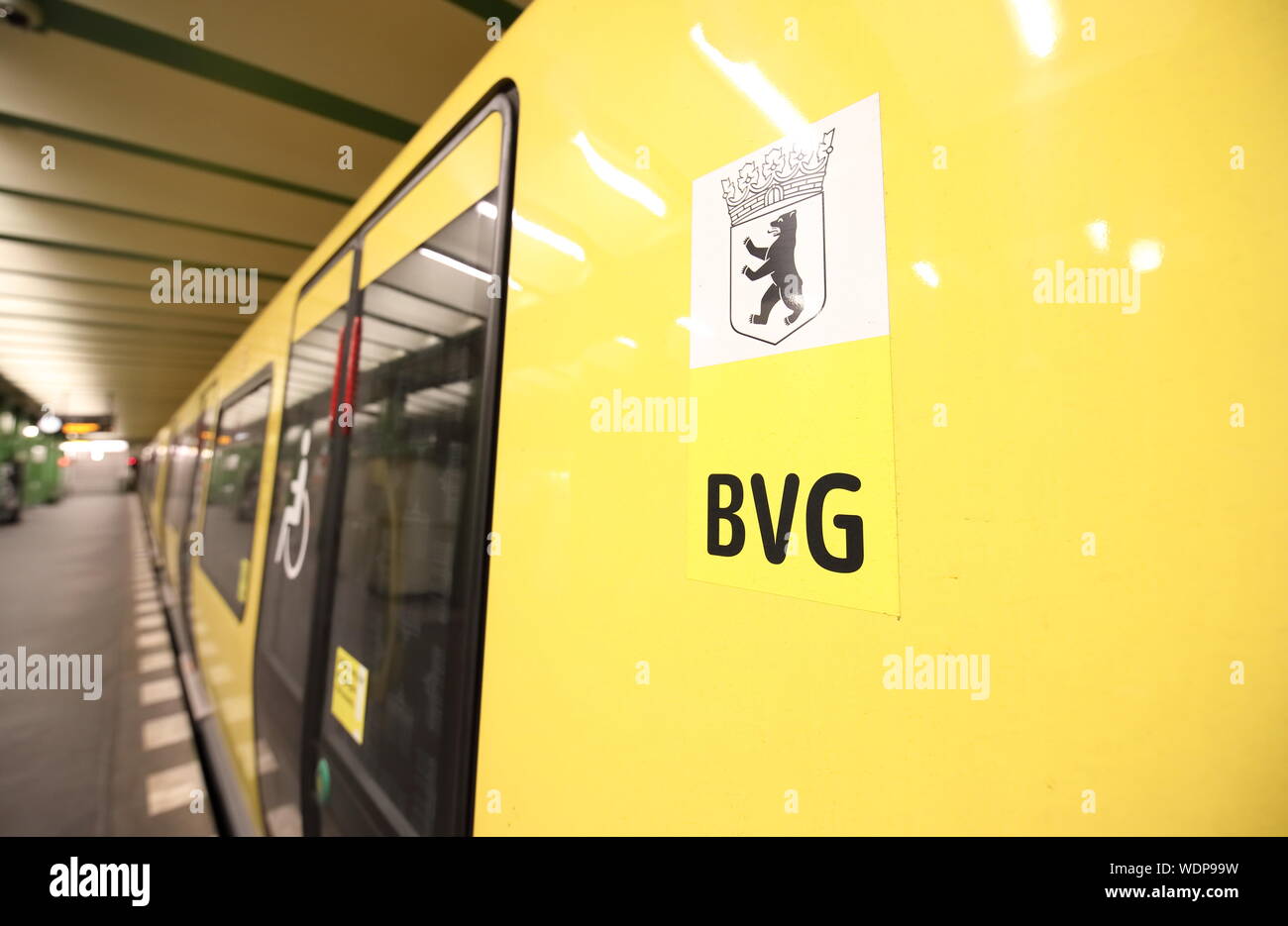 Bvg train hi-res stock photography and images - Alamy