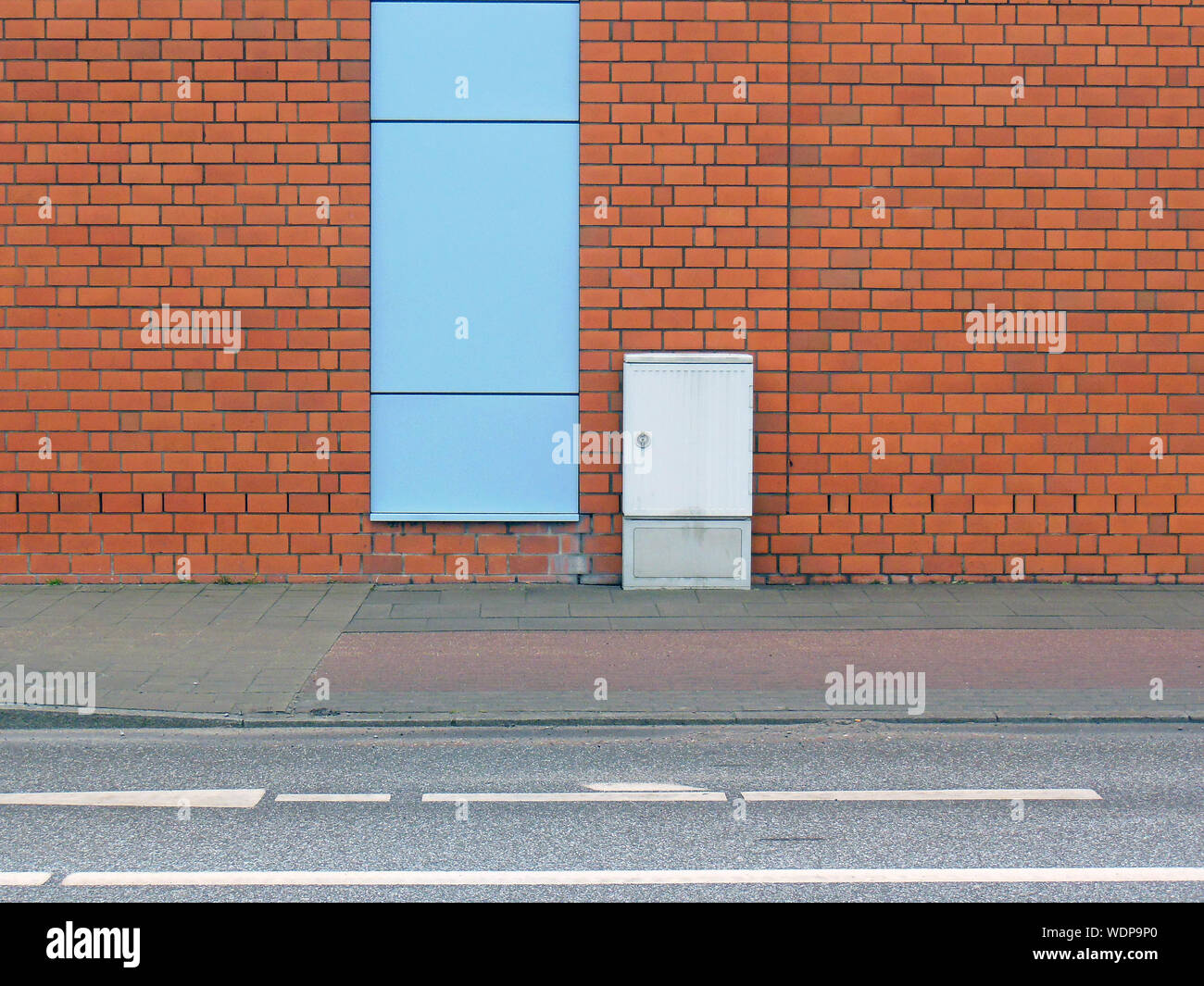 Street brick wall hi-res stock photography and images - Alamy