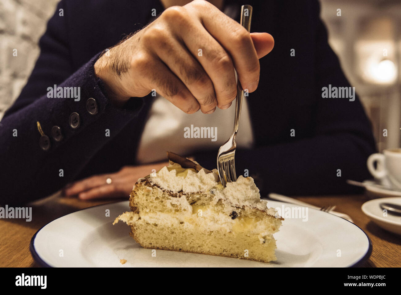 Eating cake hi-res stock photography and images - Alamy