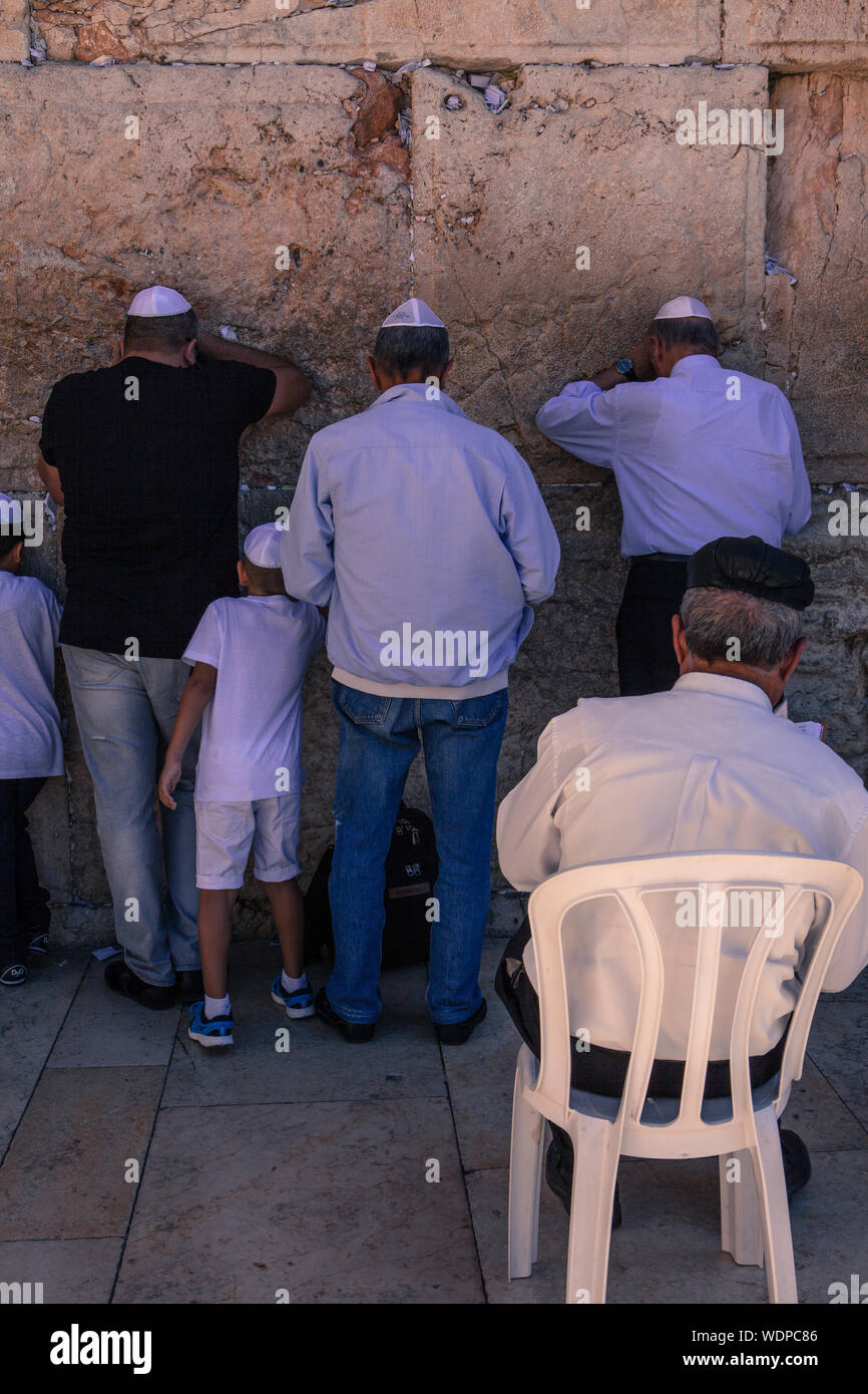 Praying wall hi-res stock photography and images - Alamy