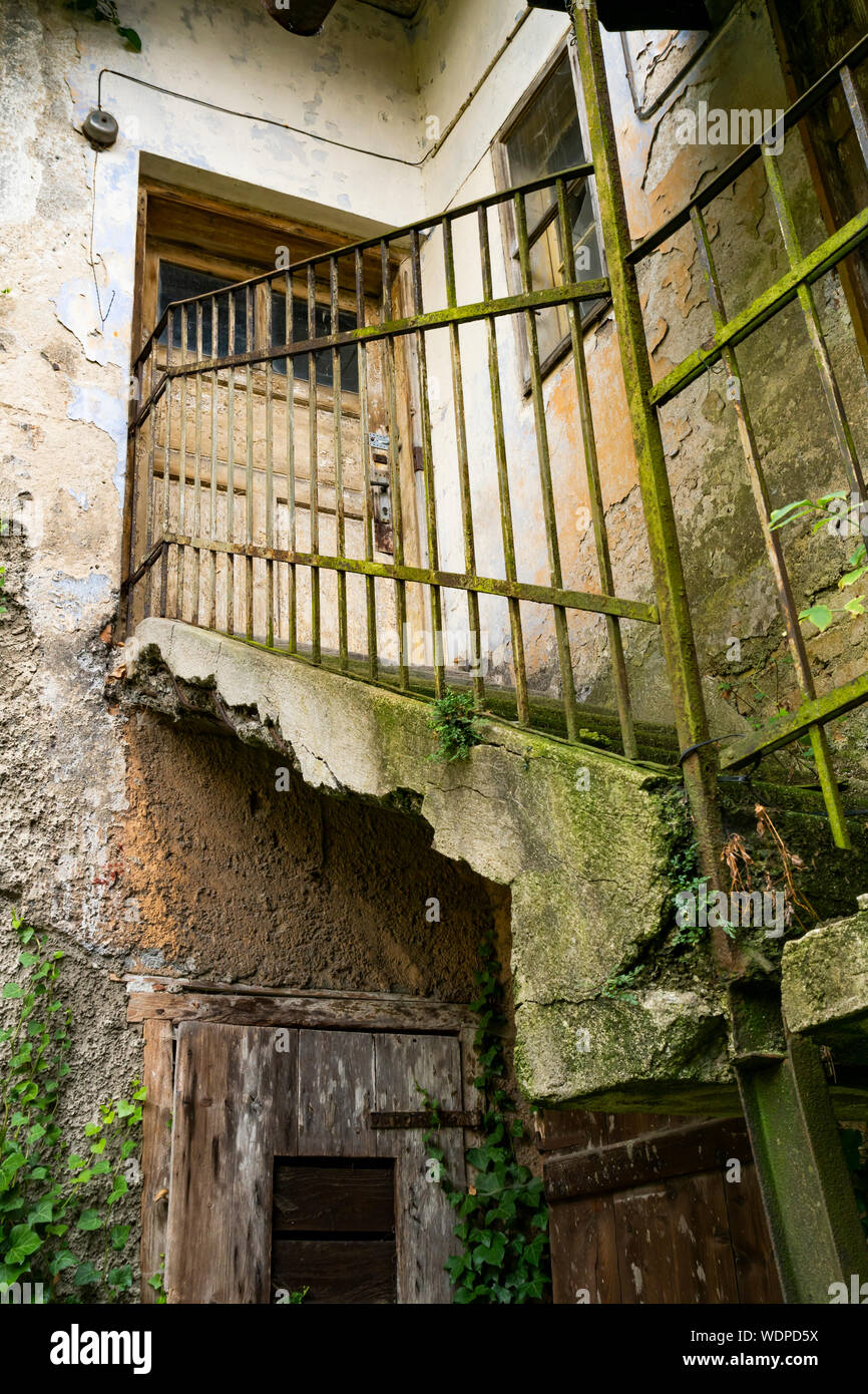 Old neglected building in Kremnica, Slovakia Stock Photo - Alamy