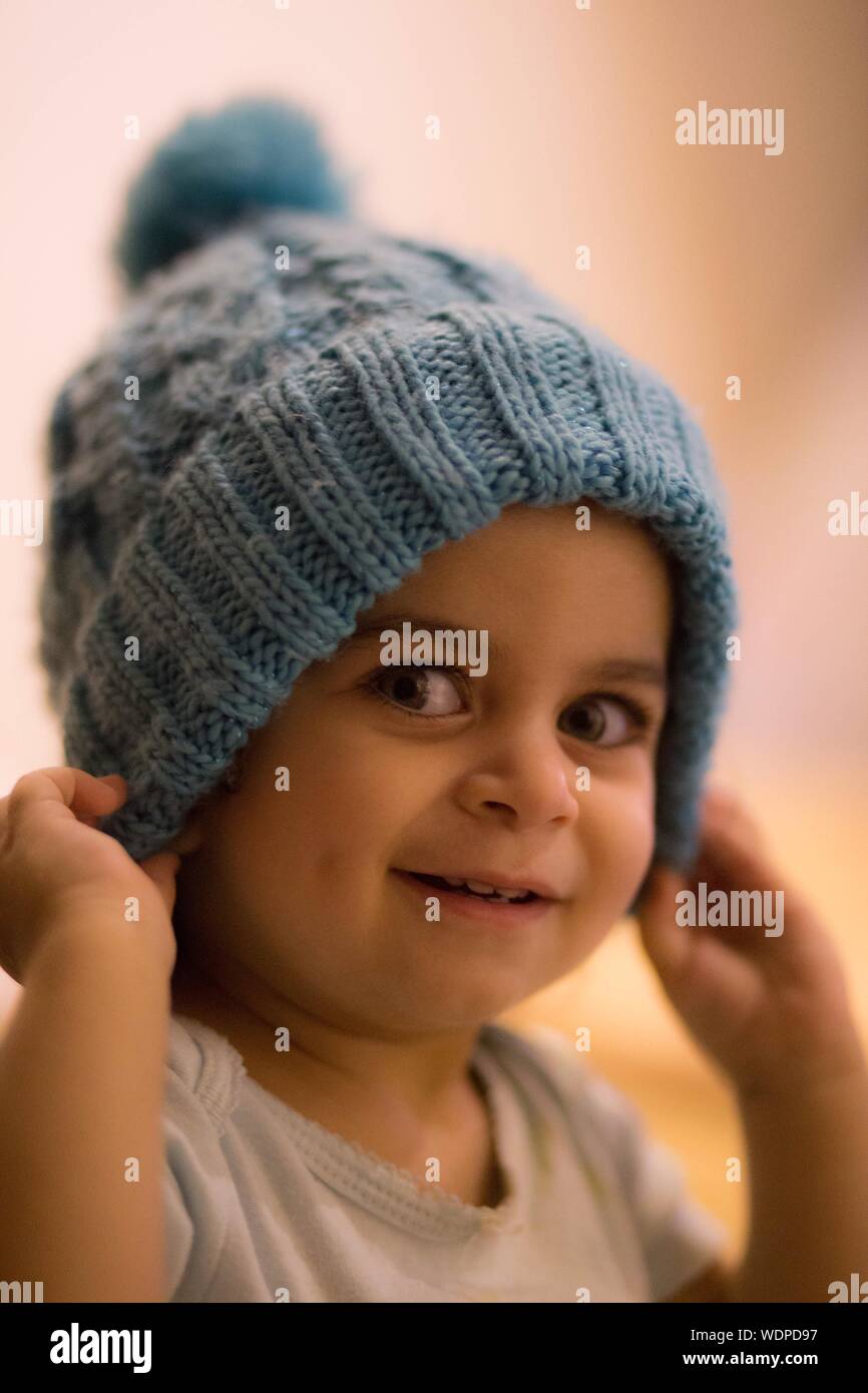 Innocent child hi-res stock photography and images - Alamy