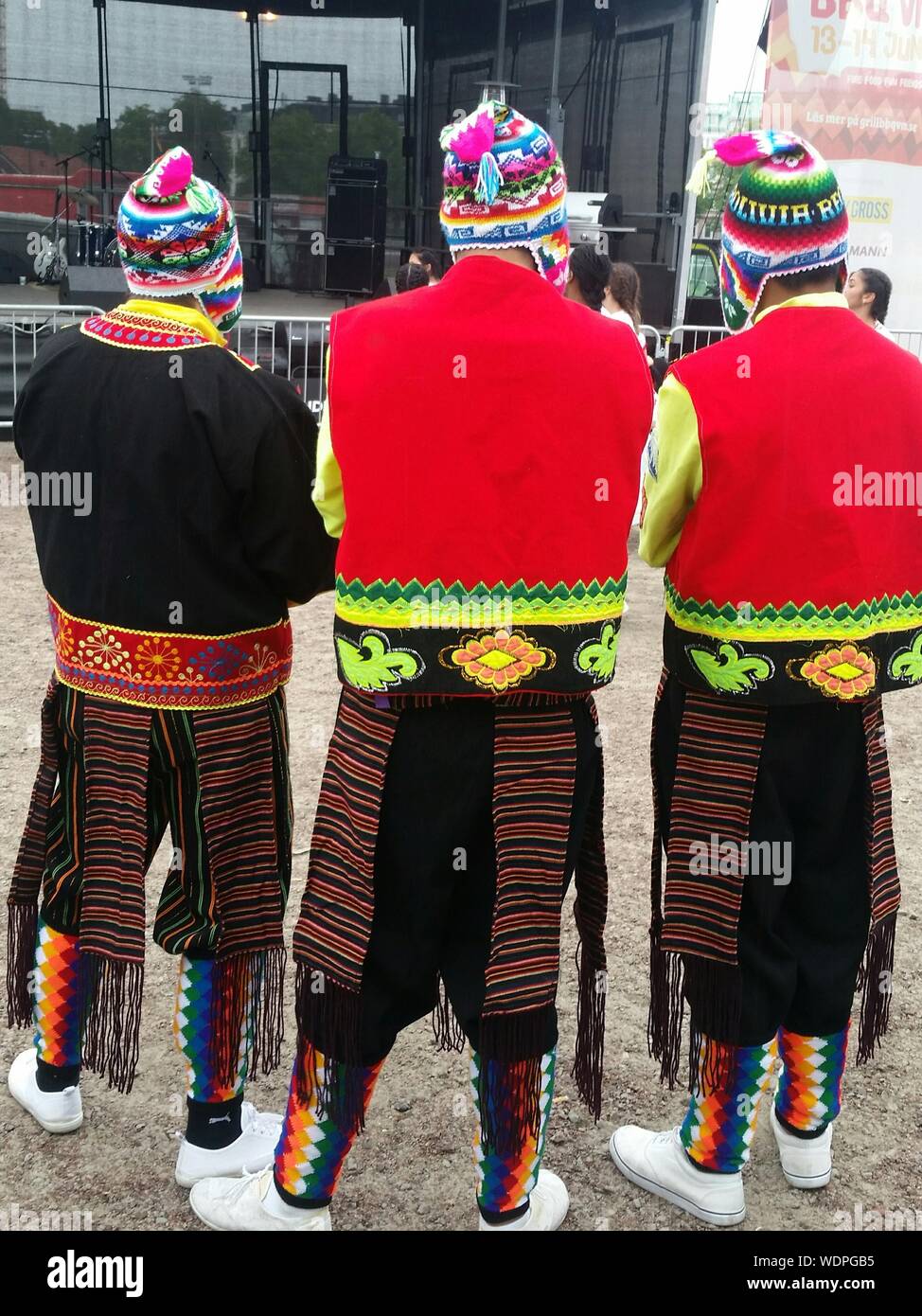 Men with cloth hi-res stock photography and images - Alamy