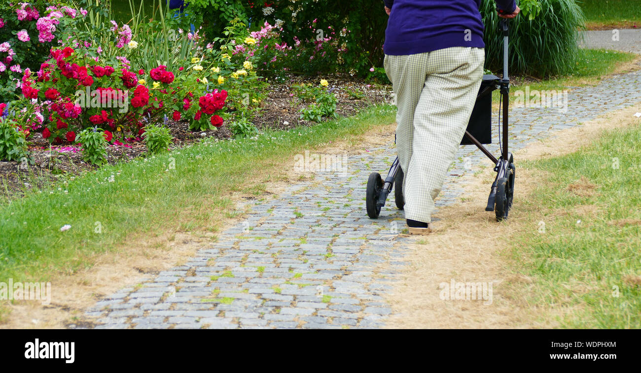 Footpath access for disabled people hi-res stock photography and images ...