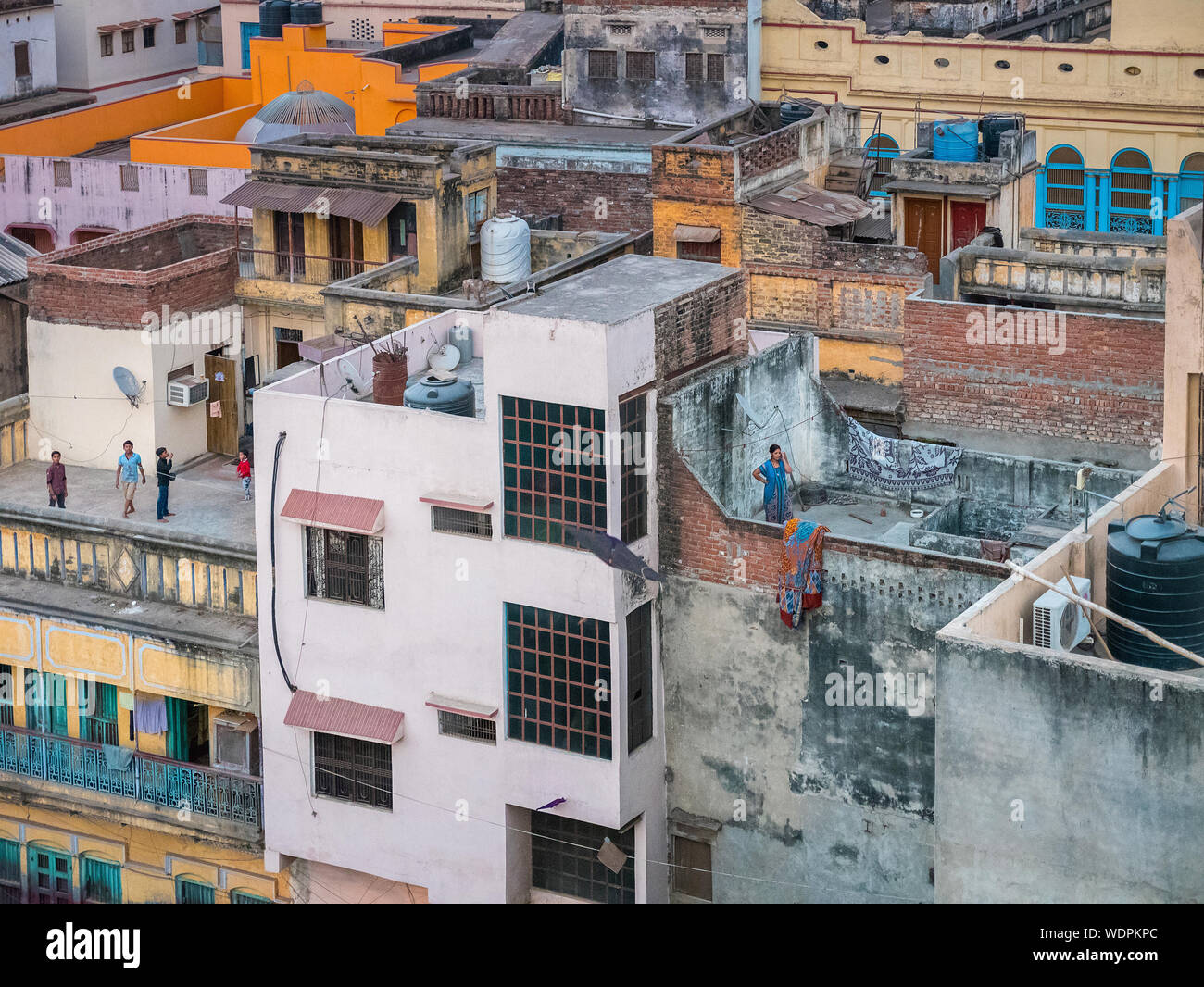 Downtown building rooftop hi-res stock photography and images - Alamy