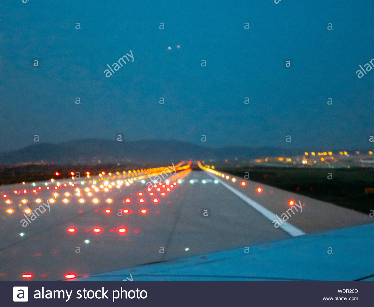 Airport Runway Night Stock Photos & Airport Runway Night Stock Images ...
