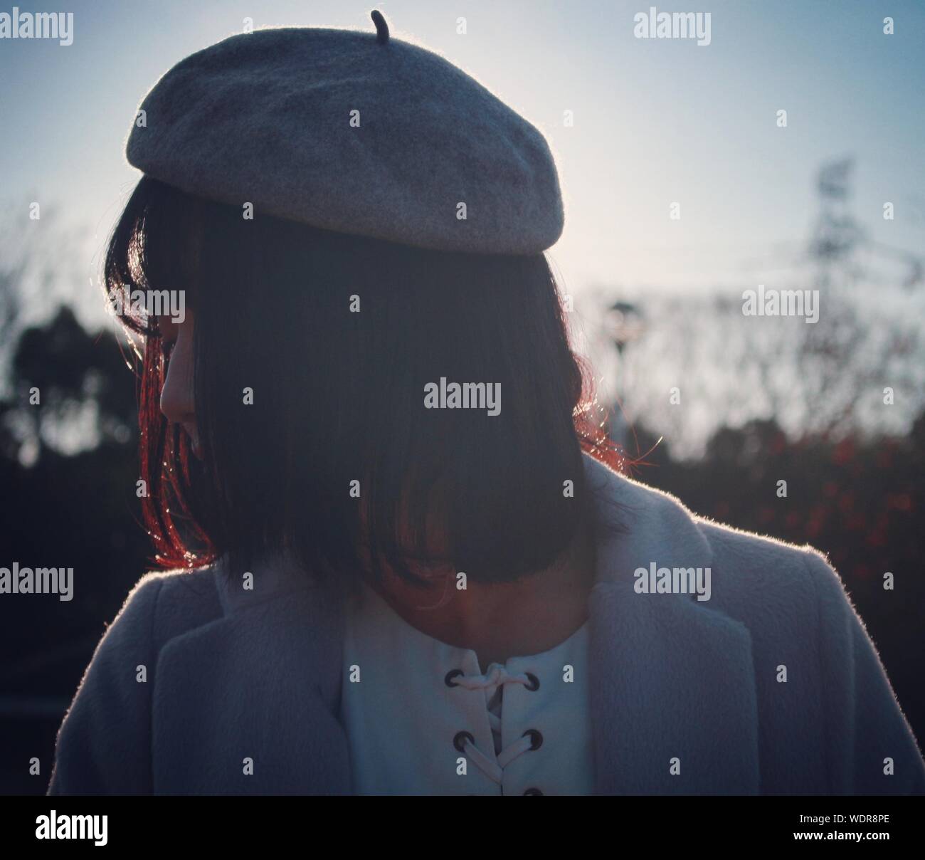 Headshot over the shoulder hi-res stock photography and images - Alamy