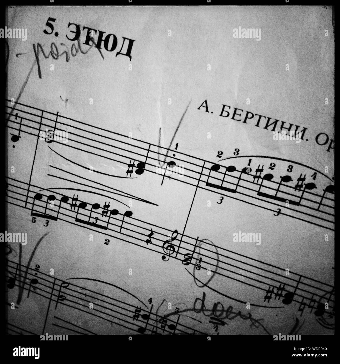 Full note Black and White Stock Photos & Images - Alamy