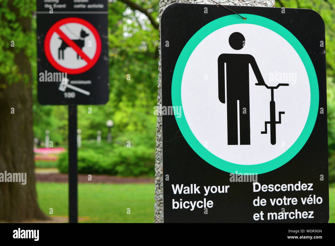 Safety signs park hi-res stock photography and images - Alamy