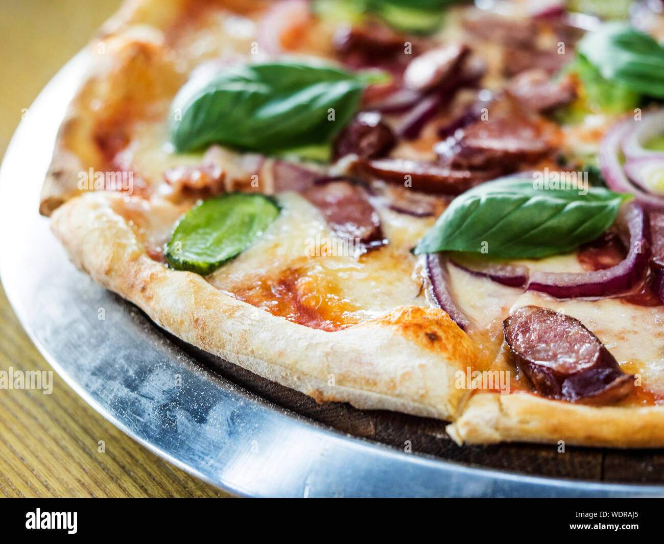 Pizza serving plate hi-res stock photography and images - Alamy
