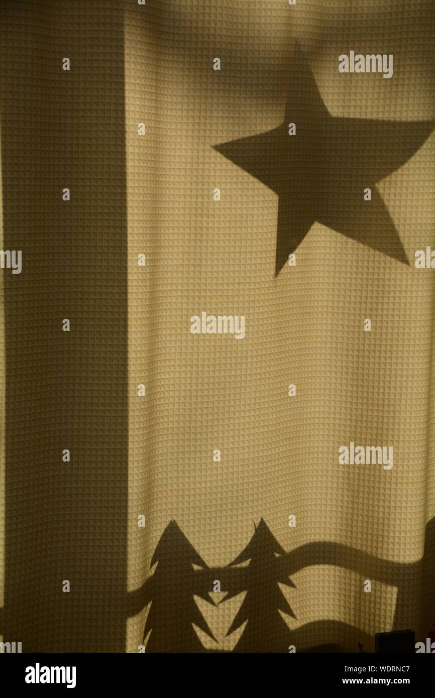 Star shadow hi-res stock photography and images - Alamy