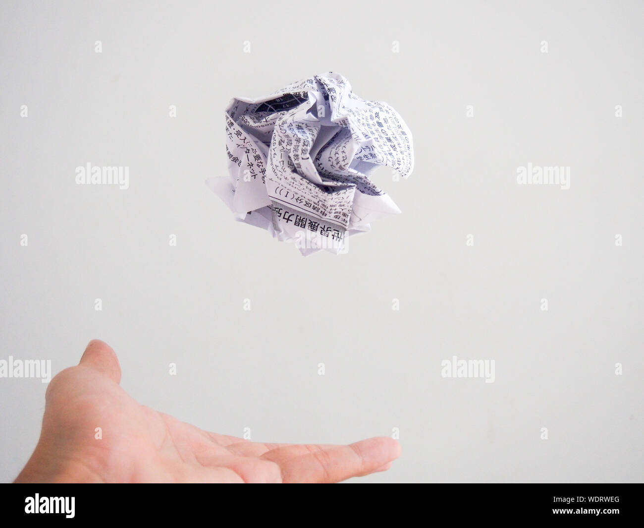 Throwing the ball hi-res stock photography and images - Alamy