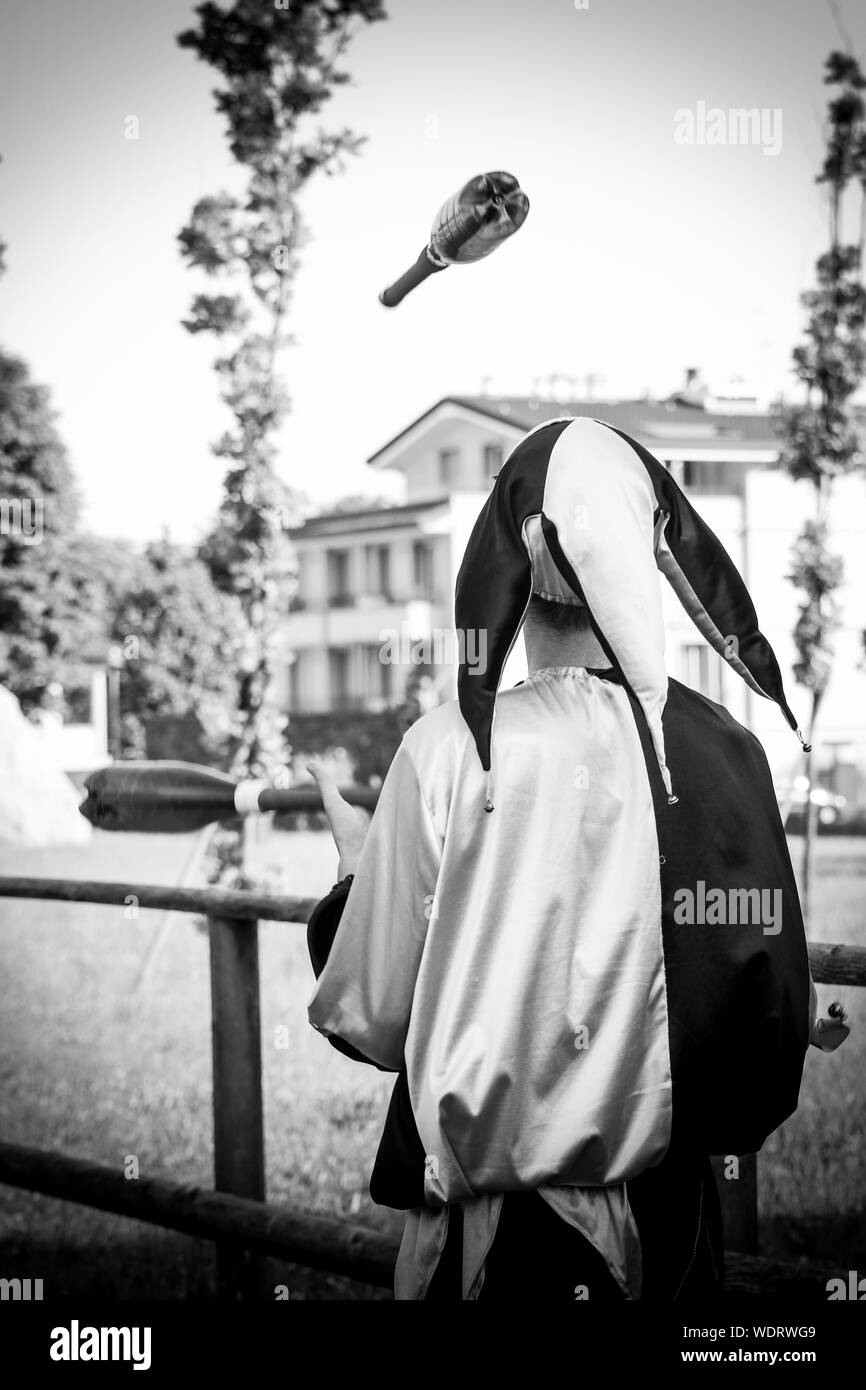 Juggling bottles hi-res stock photography and images - Alamy