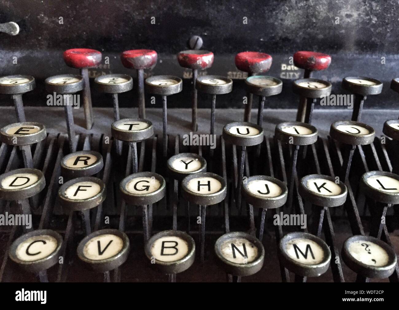 Side view of a typewriter hi-res stock photography and images - Alamy