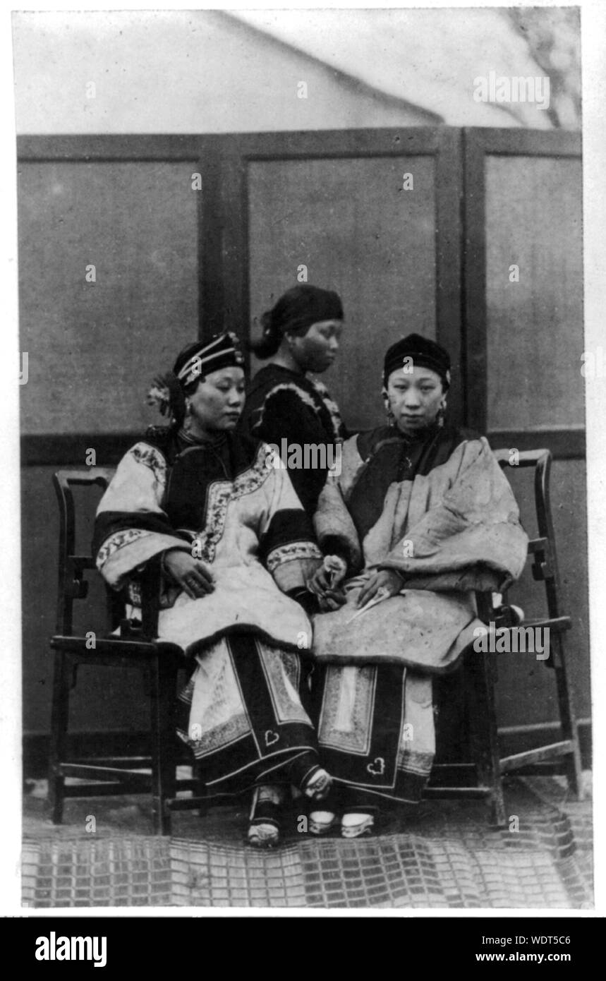 Group of Chinese women Stock Photo - Alamy