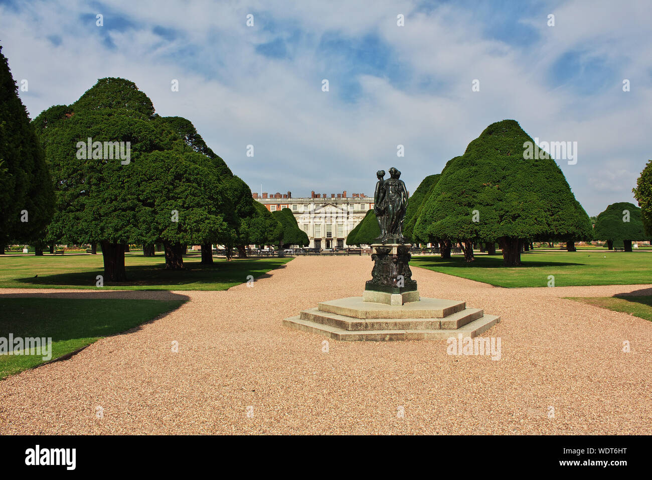 The Royal Castle Of HAMPTON Court, England Stock Photo - Alamy