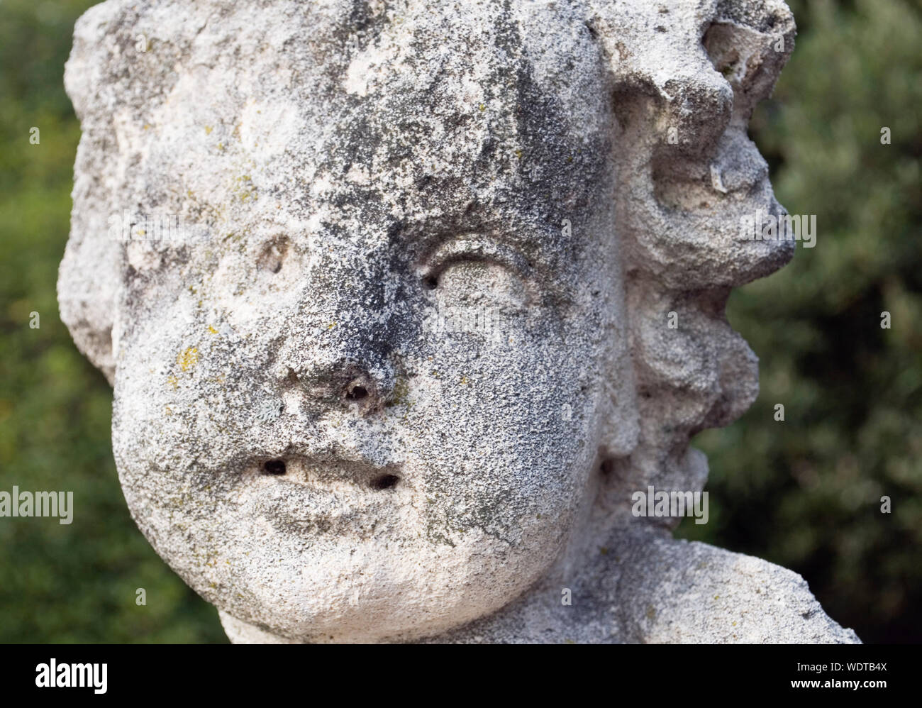 Old statue hi-res stock photography and images - Alamy