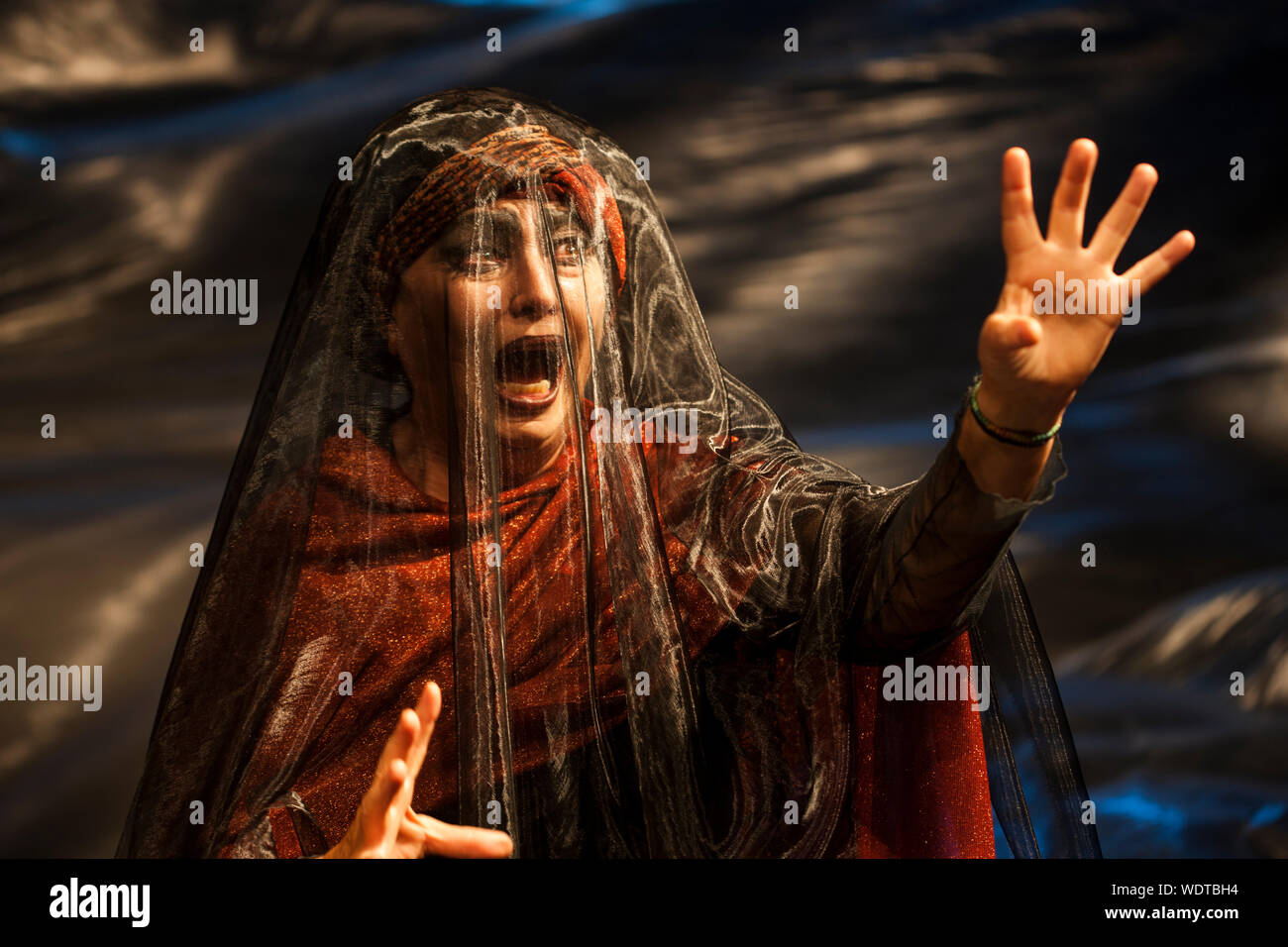 Actress on stage actress on stage hi-res stock photography and images ...