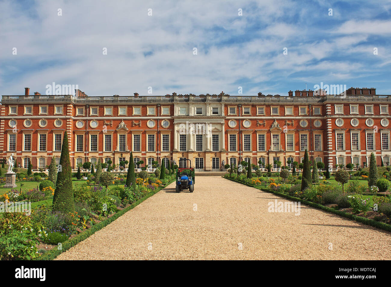 The Royal Castle Of HAMPTON Court, England Stock Photo - Alamy