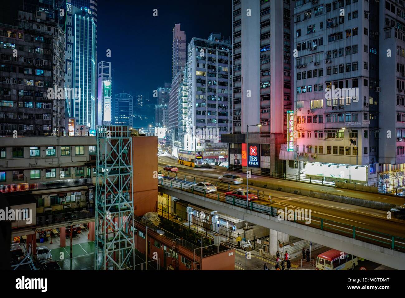 Night view of city skyscrapers hi-res stock photography and images - Alamy