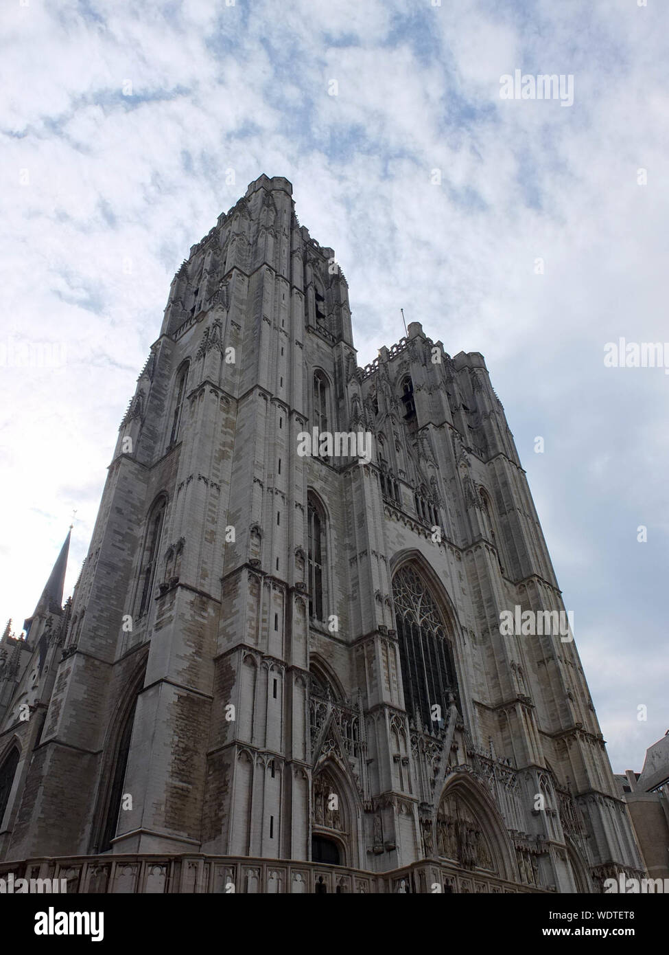 The cathedral building hi-res stock photography and images - Alamy